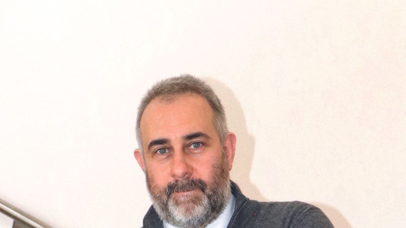 A közösségépítő