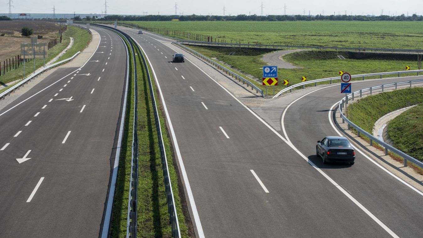 Figyelmeztet az Útinform: araszolás várható az M3-ason egész hétvégén