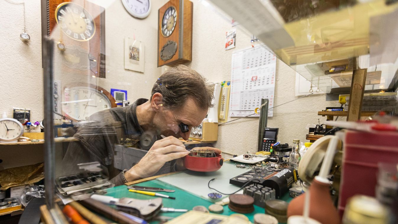 Kézben tartja a pontos időt