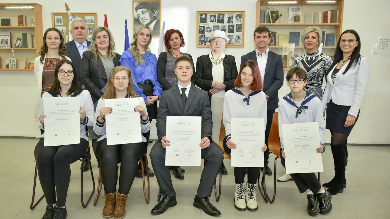 Ösztöndíjasok lettek az Adyban