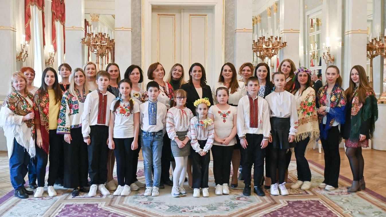SZON - Novák Katalin: a magyar ember segít, ha baj van SZON - Novák Katalin: a magyar ember segít, ha baj van