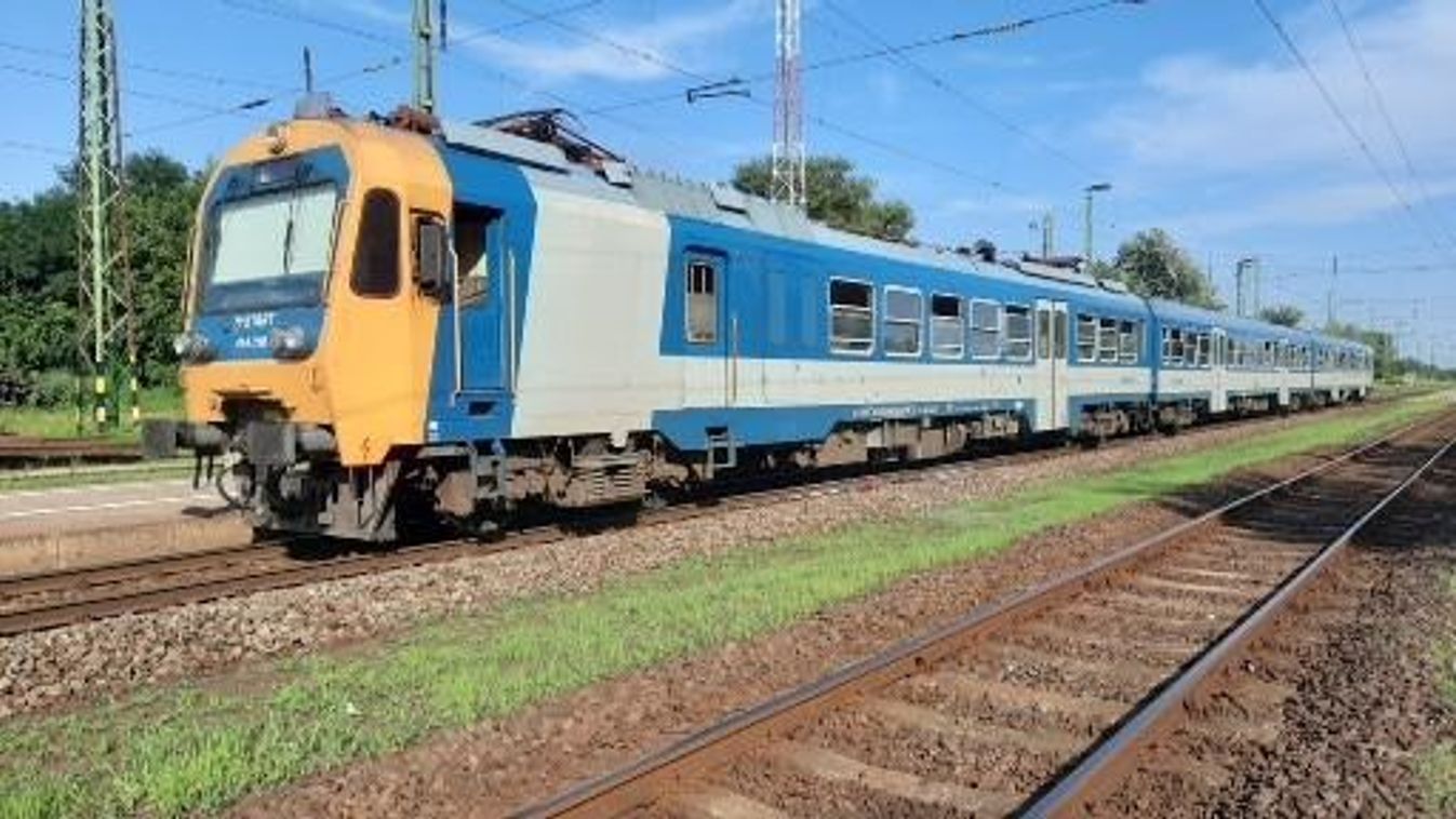 Vonathelyettesítő buszok