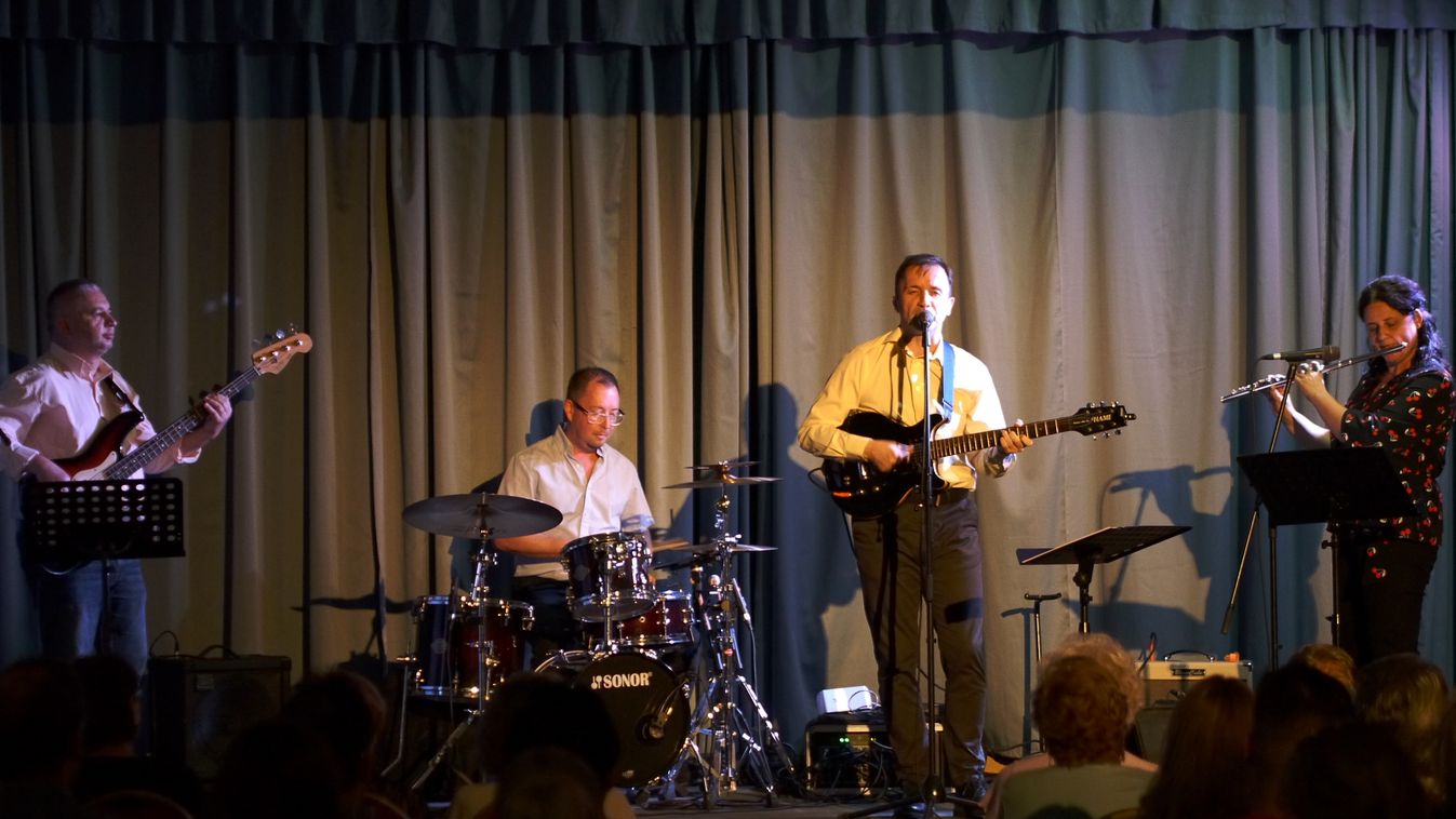 A Zeta együttes verskoncerttel szórakoztatta a közönséget