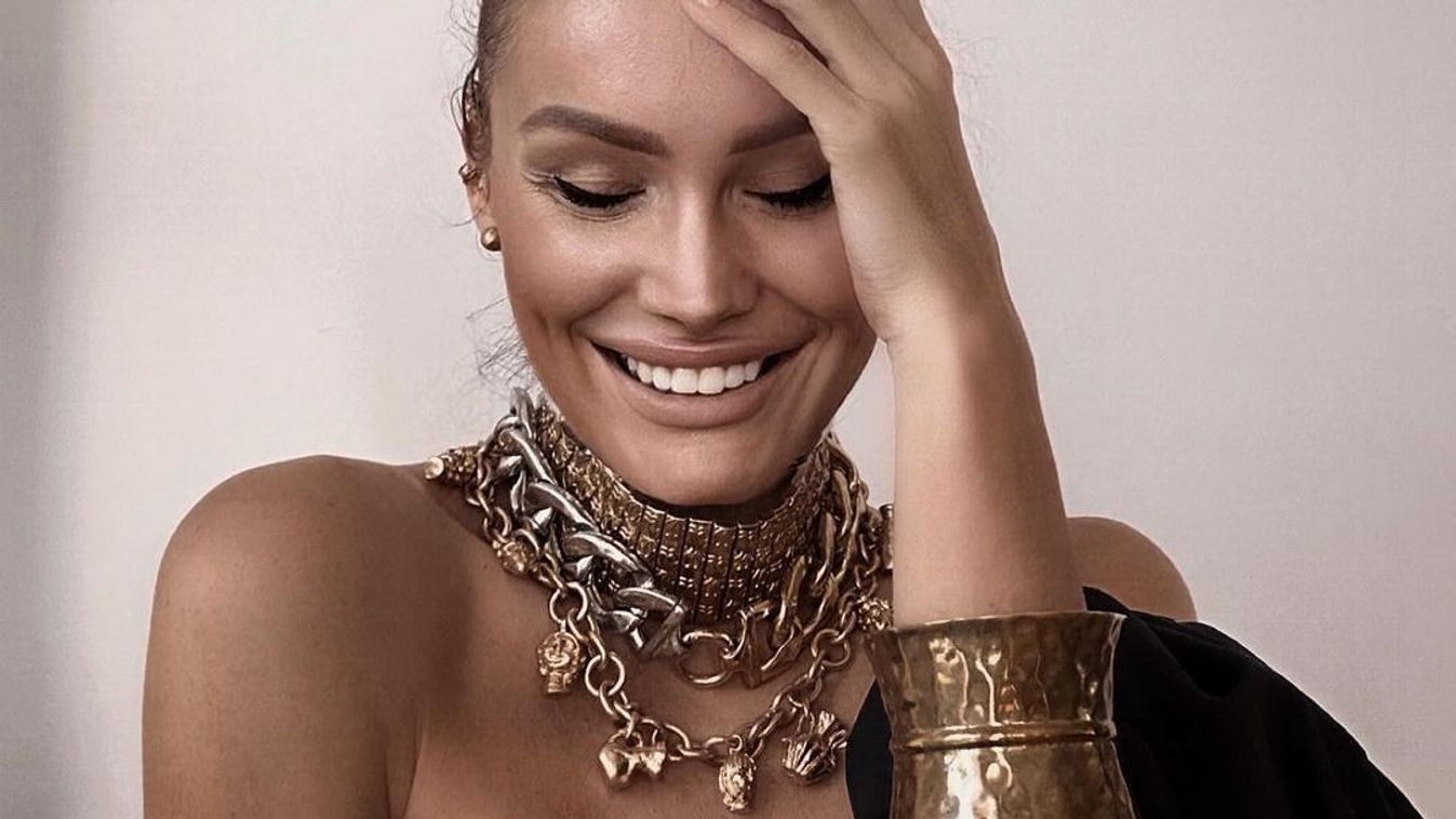 Nem keveset mutatott meg bombatestéből a magyar luxusfeleség