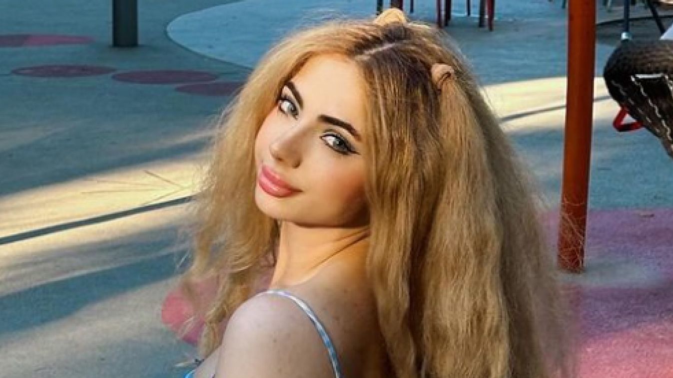 Pejkó csikó nem pattog úgy a pitypangos réten, mint a porcelánbaba pikáns, pöttyös labdái (videó)