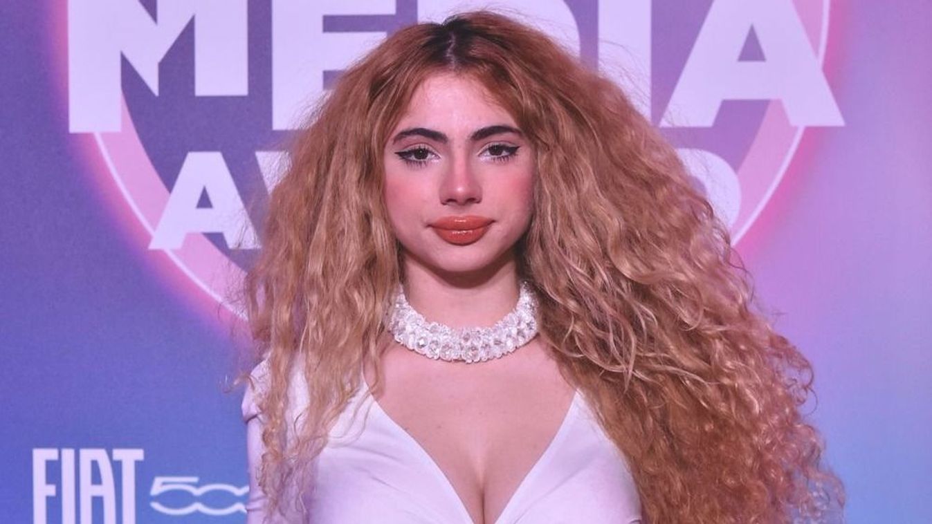 Minősíthetetlen stílusú videót töltött fel Opitz Barbiról az exe