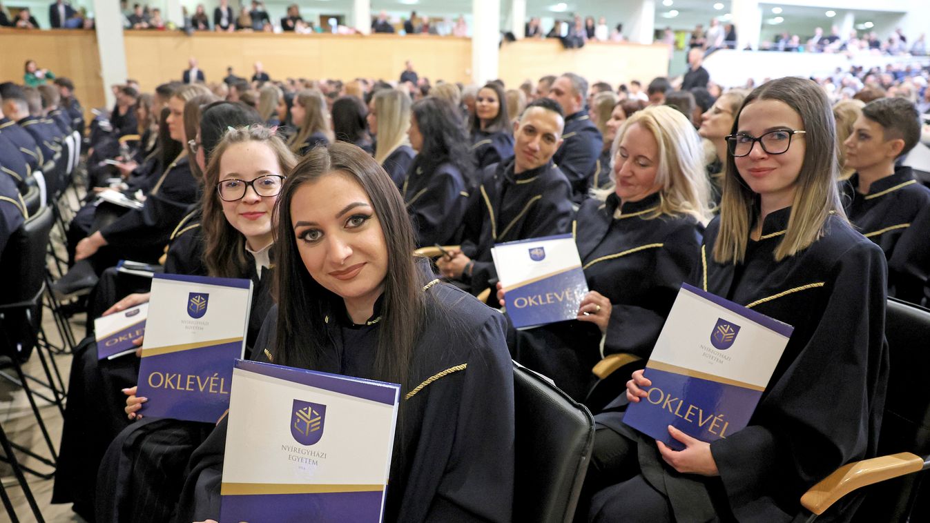 Mosolygós arcok, friss diplomával a Nyíregyházi Egyetemen (fotókkal)