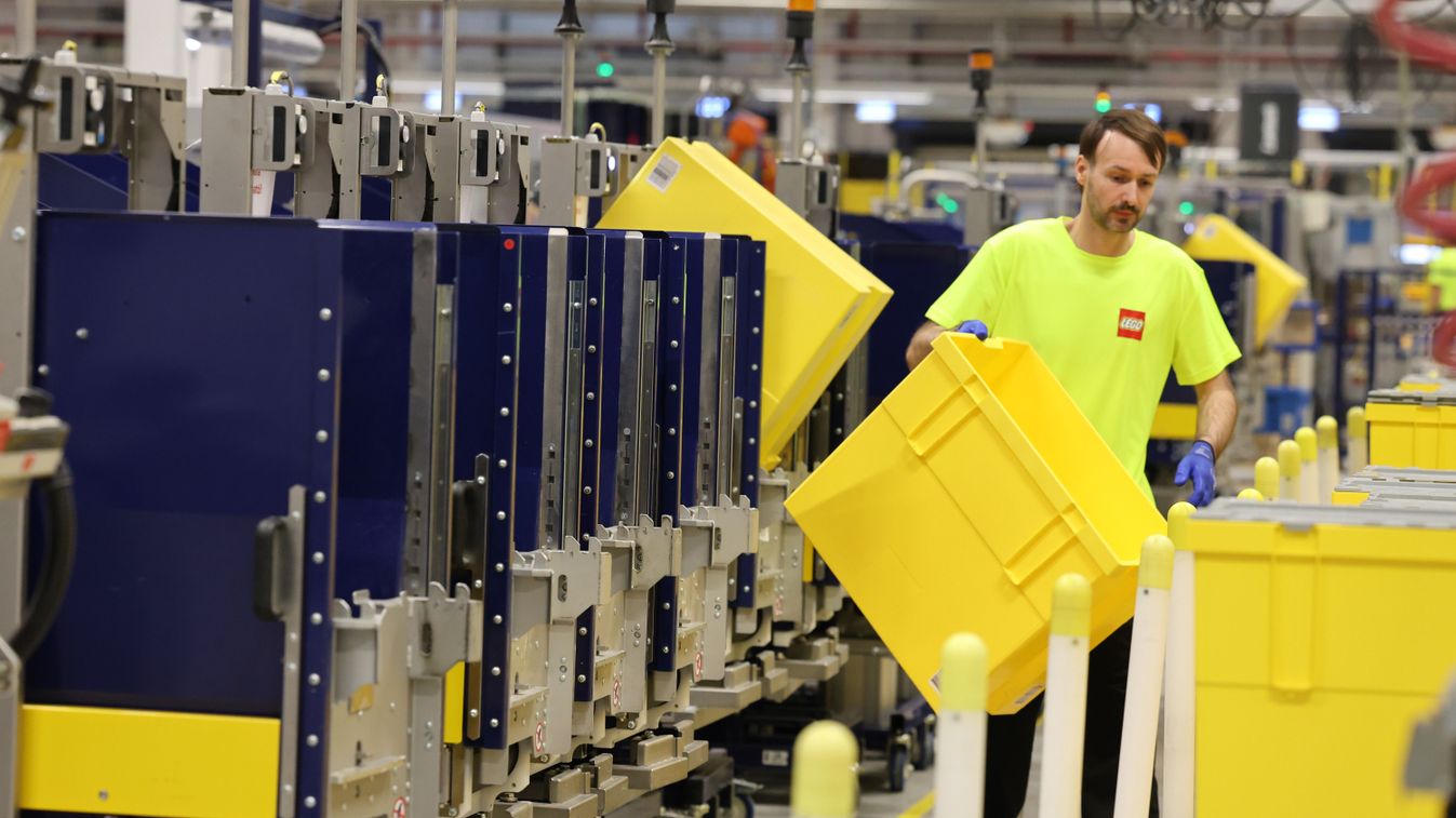 300 új munkahelyet teremtett a Lego beruházása