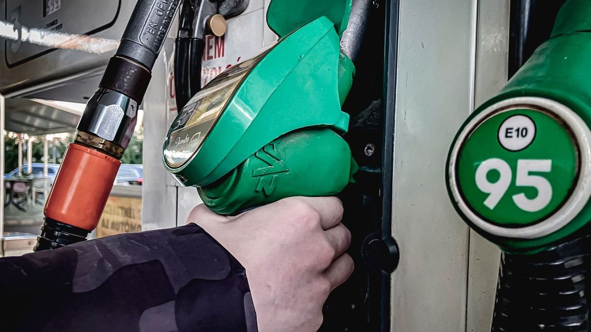 Üzemanyagárak: nem változik a benzin és a gázolaj ára a hét utolsó napján