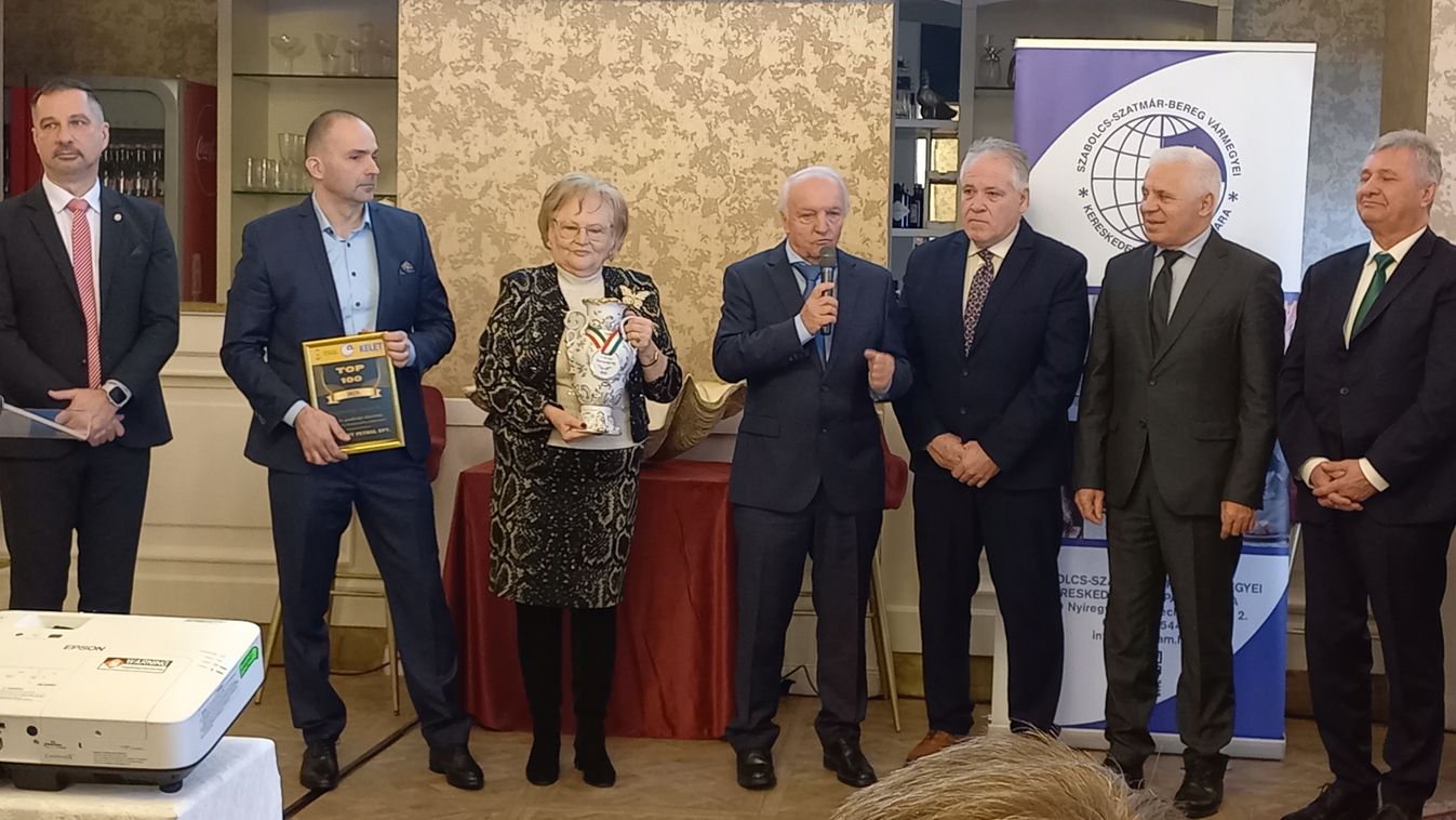 A TOP100 Gazdasági díját a Bogdány Petrol vezetői kapták